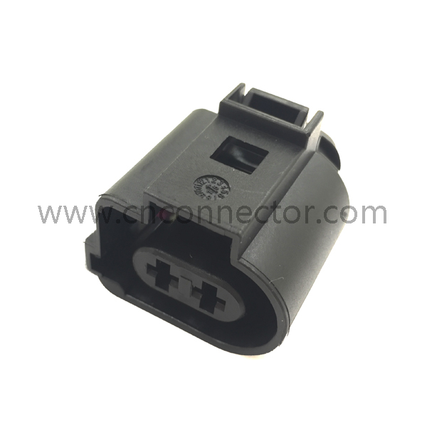 2 way female PBT automotive connectors - YUEQING JINHAI AUTOPARTS CO., LTD